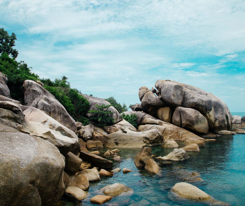 Wallpaper de la semana #129: Rocas en el río - iPaderos